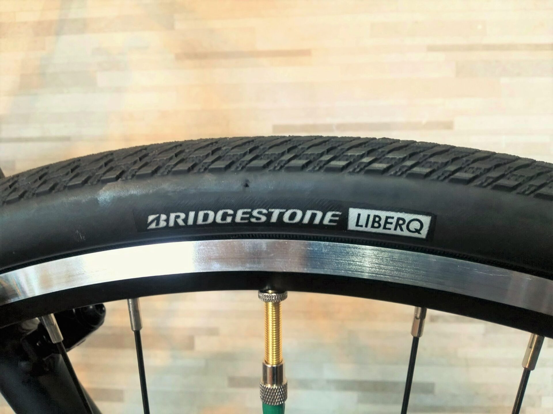 気軽に乗れるクロスバイク】2021年モデルBRIGESTONE 気軽に乗れるクロスバイク】2021年モデルBRIGESTONE